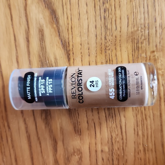 Revlon | Makeup | New Revlon 24 Hr Colorstay Matte Finish Foundation ...